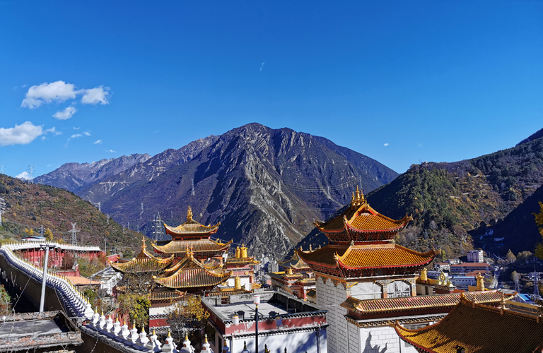 Climbing Reddomain - 6000m Mountain Expedition in Sichuan, China